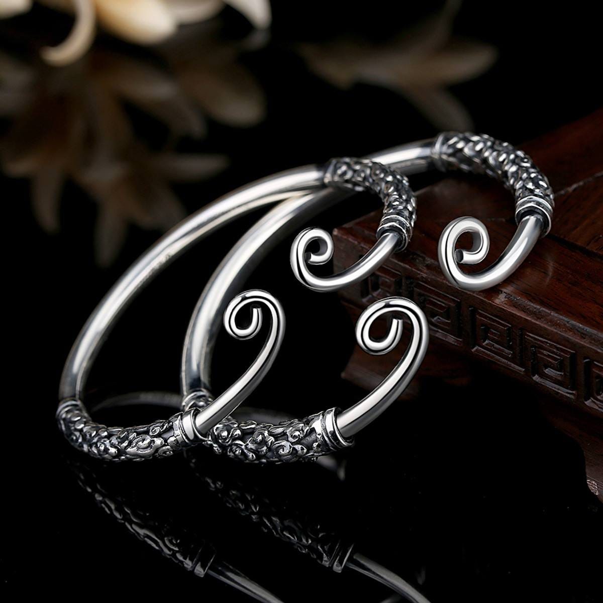 Characteristics and processing of silver jewelry | by OZC | Medium