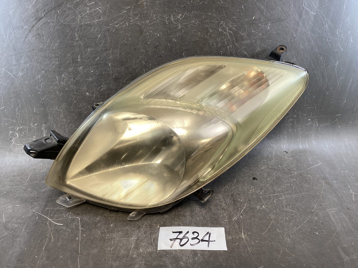 TOYOTA VITZ SCP90 KSP90 NCP90 NCP91 Headlight / ICHIKOH 52–169 / Left ...