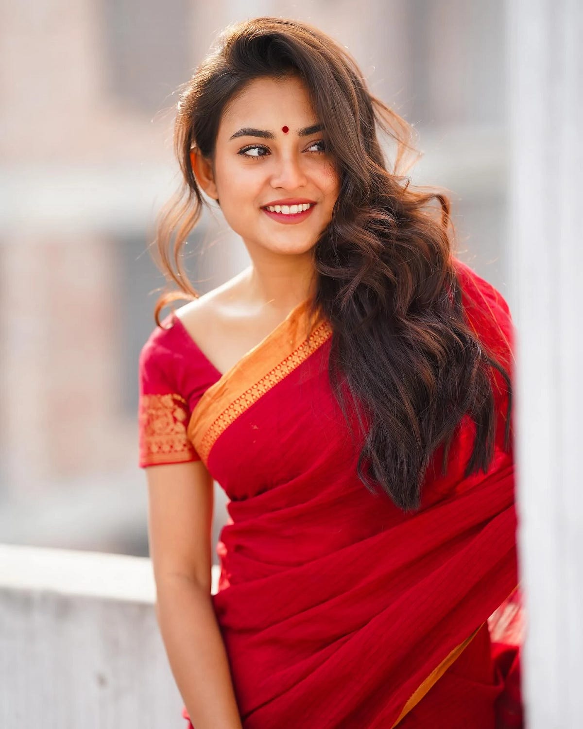 Tanjim Saiyara Totini Pic in Red Saree | by Eya Minati | Medium