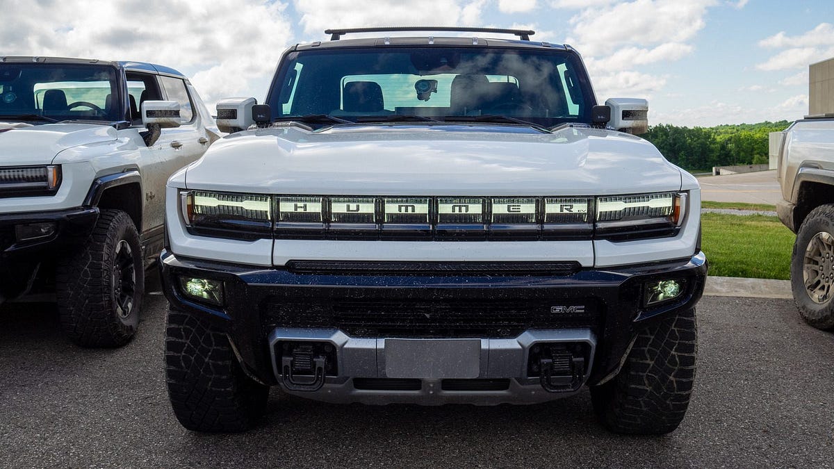 Moon Off-Roading In The Wild GM Electric Car That Makes Hummer EV Look ...