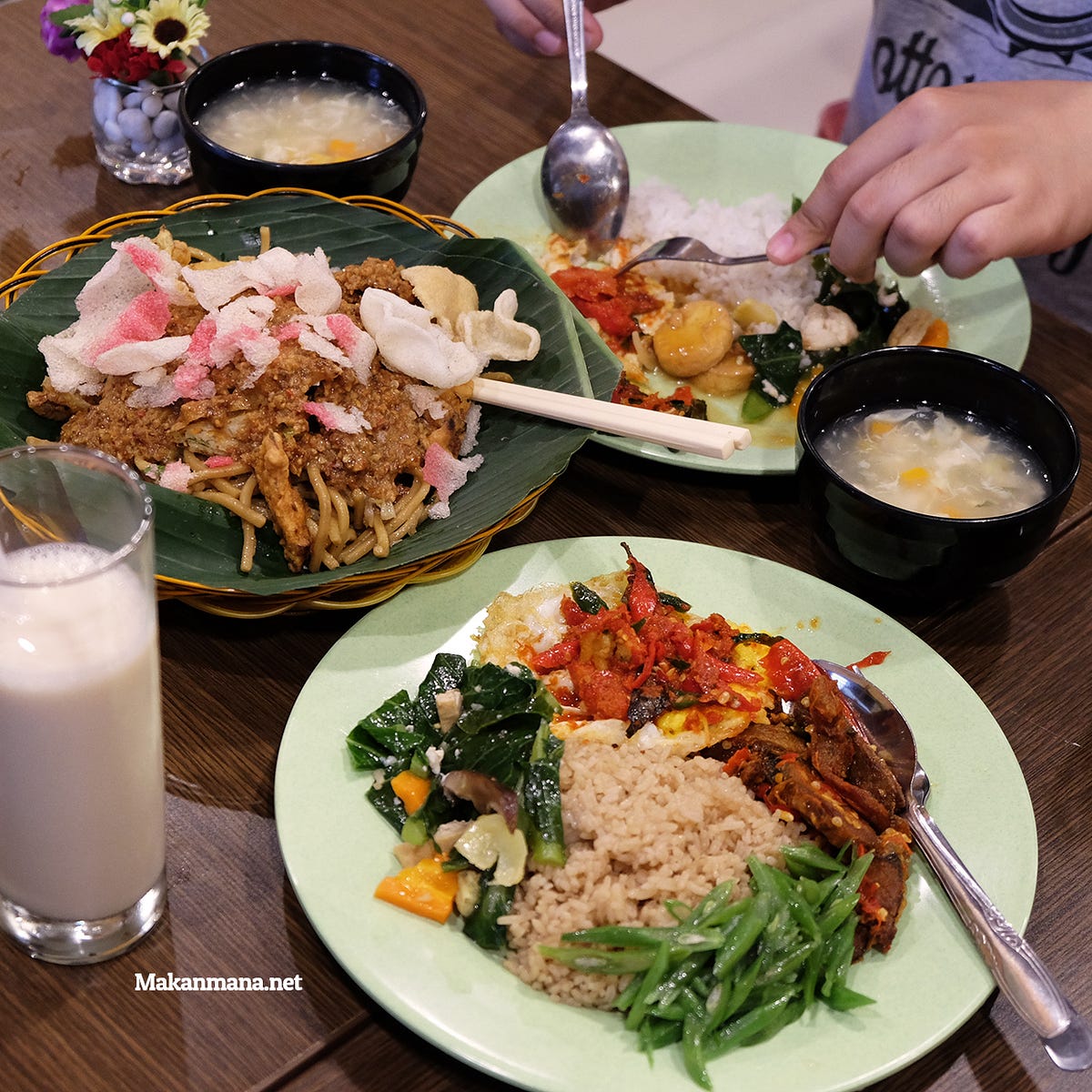 Vegetarian: 大合 Dà Hé (The Great Harmony) Veggie Cafe & Tea House | by ...