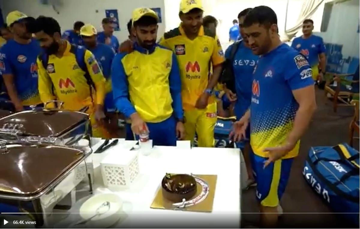 Dhoni cut the cake on the birthday of World Cup wining day - Anmnews ...