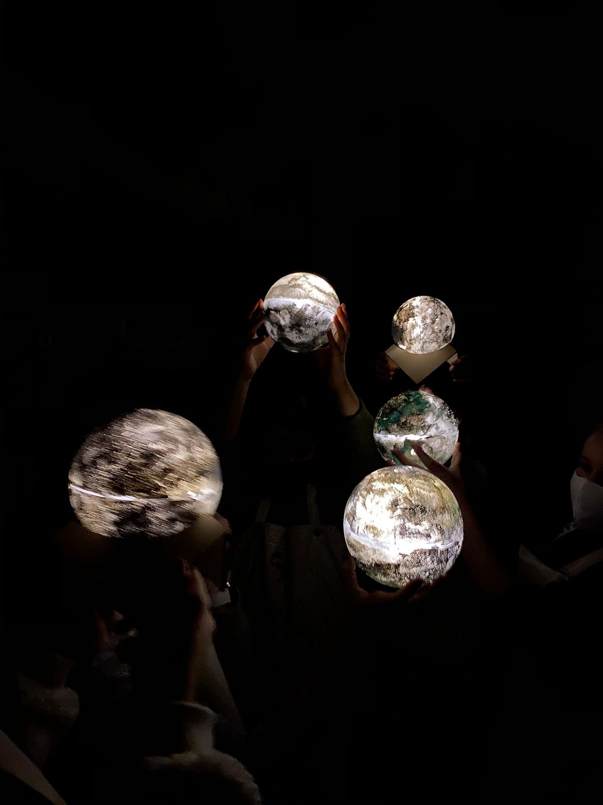 A Full Moon Glowing in Your Room! | by Vivita / Lahenduste ...