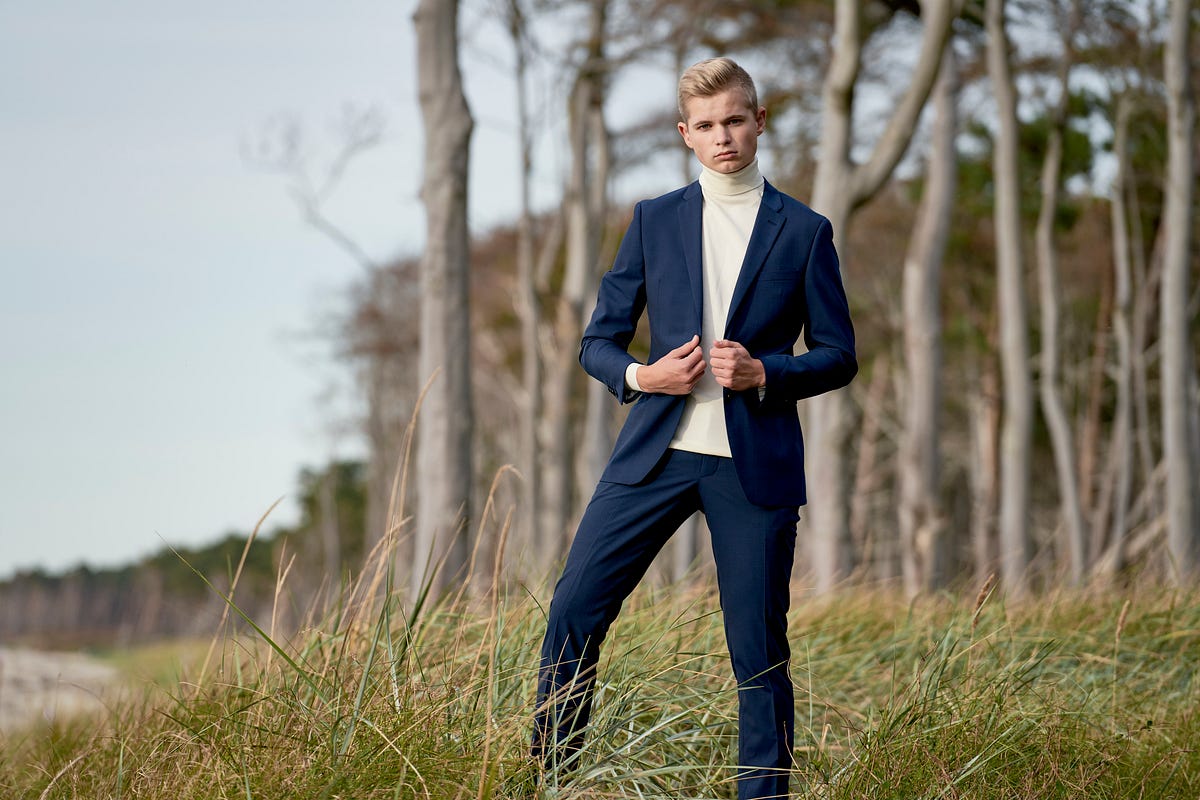 Finding a Narcissist. You’ve likely bumped into someone who… | by Synthia Stark | Preoccupy ...