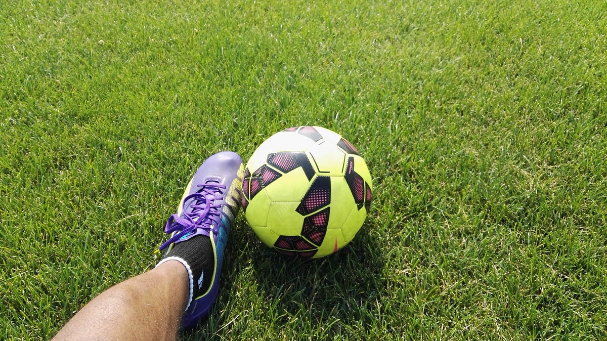 A Step-by-Step Guide to Using Python to Create Football Passing Networks | by Antonius Yoga ...