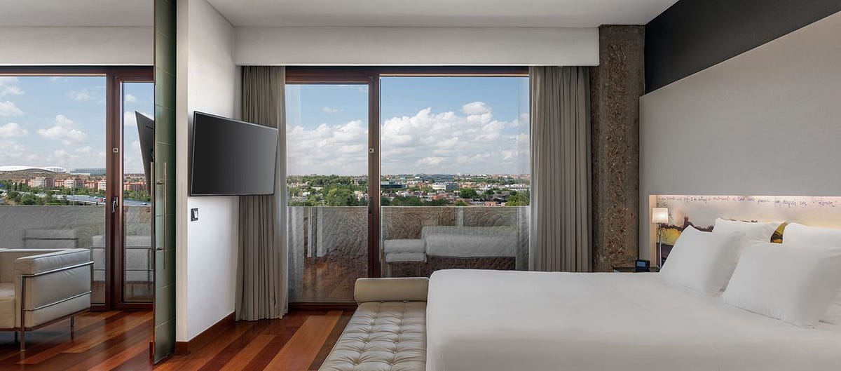 Top 5 Things to Know Before Booking an Executive Suite | by Sofia Comas ...