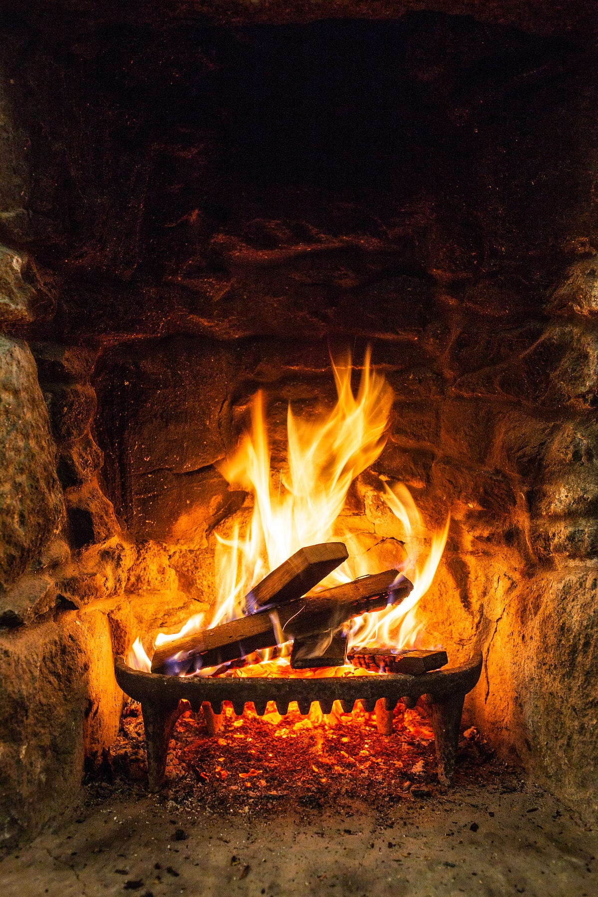 Fireside - ILLUMINATION - Medium