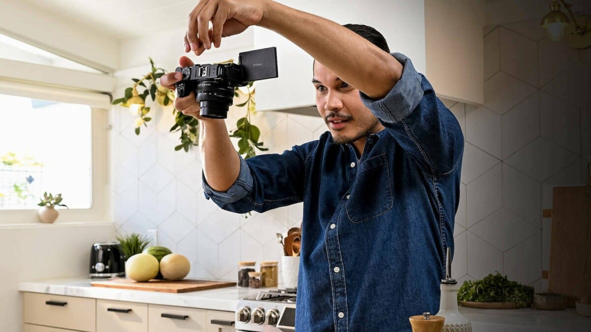 The best new cameras for vloggers in 2022 | by Gadget Flow | Gadget ...