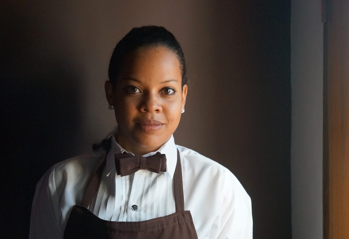 What A Waitress Goes Through Everyday At Work, Only She Knows | by ...
