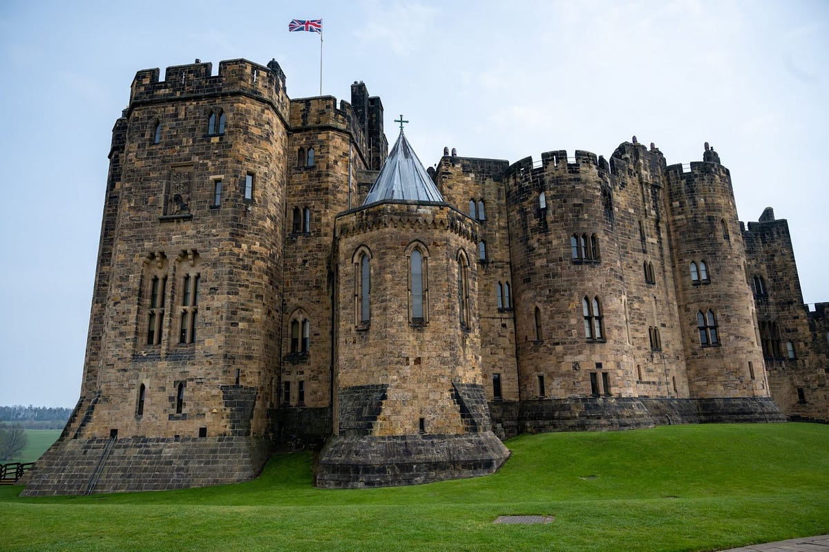 Potterhead Wajib Tahu! Alnwick Castle Jadi Tempat Syuting Harry Potter ...