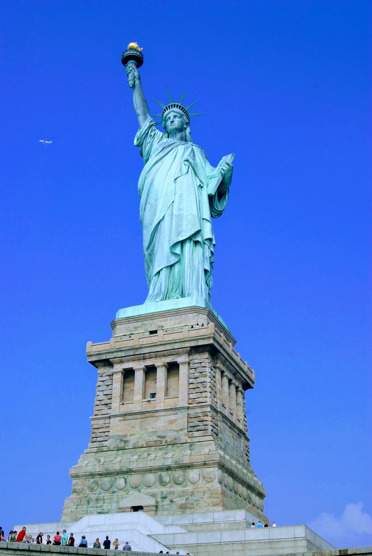 “From Hollywood to Broadway: The Entertainment Extravaganza of the USA ...