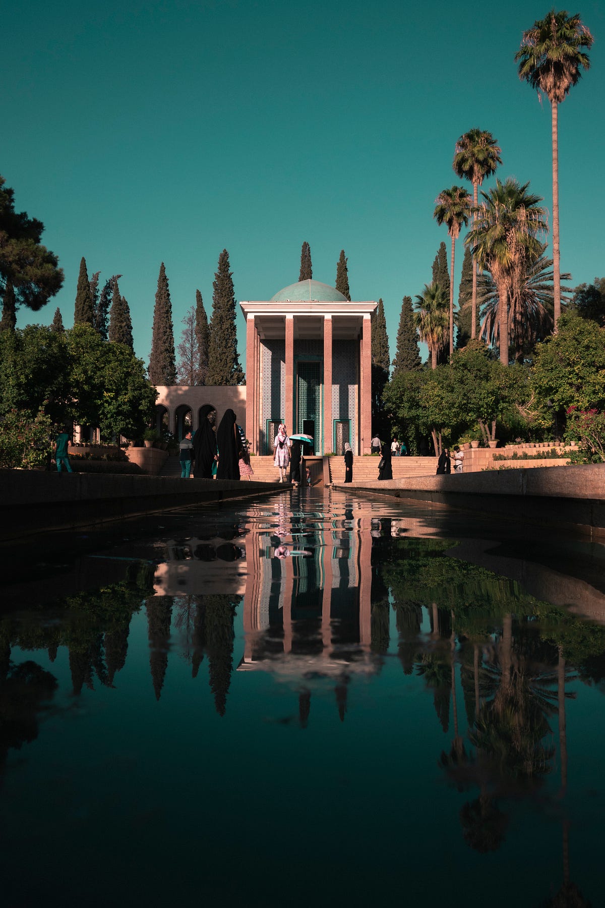 Discovering the Legacy of Sheikh Saadi: Exploring the Saadi Tomb in ...