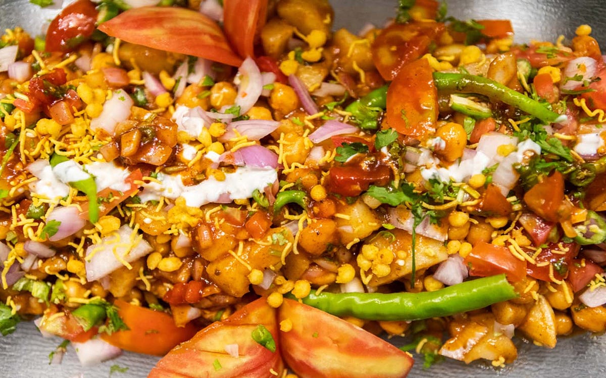 Top 10 well known Dubai road food varieties | by Hello Meals On Me | Medium