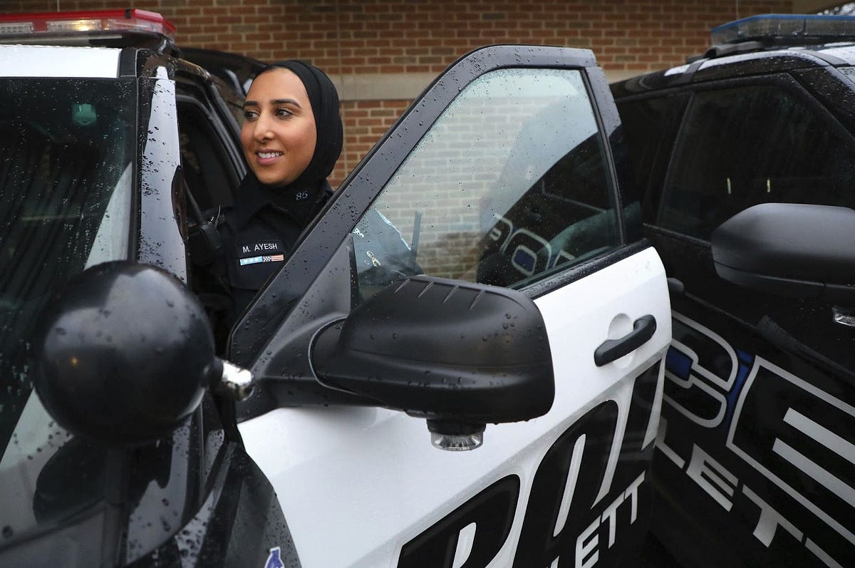 The First Hijabi Police Officer in Illinois Wants to Inspire | by ...