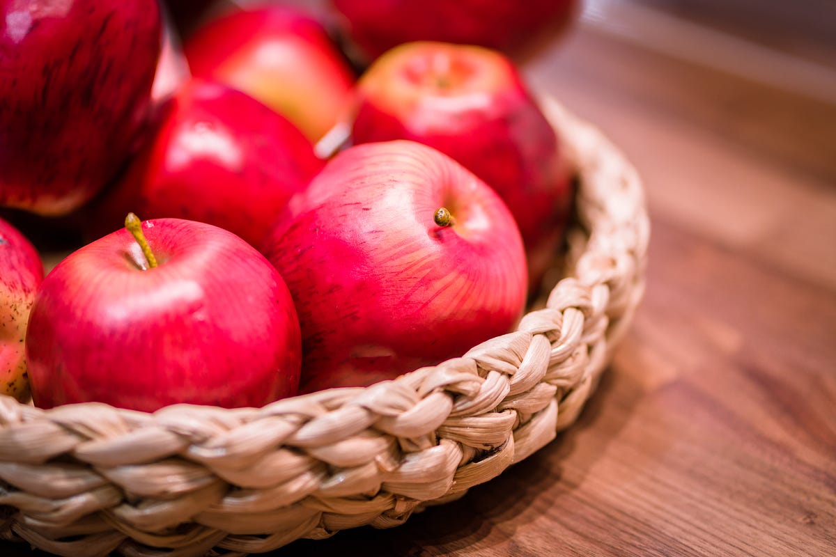 El largo viaje de las manzanas — foodmiles | by Carmonpa | Medium