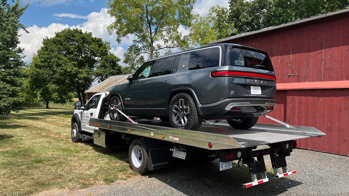 Rivian R1S Customer Deliveries Are Now Underway | by kay owusu | Medium