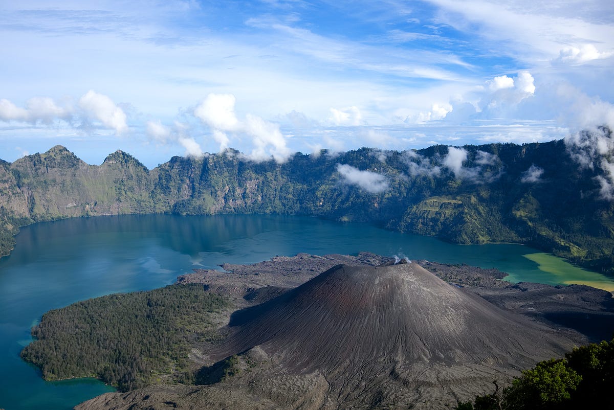 Conquering Mt. Rinjani (2023): Trekking Tips and Tricks | by 1000lombokexperiences | Oct, 2023 ...