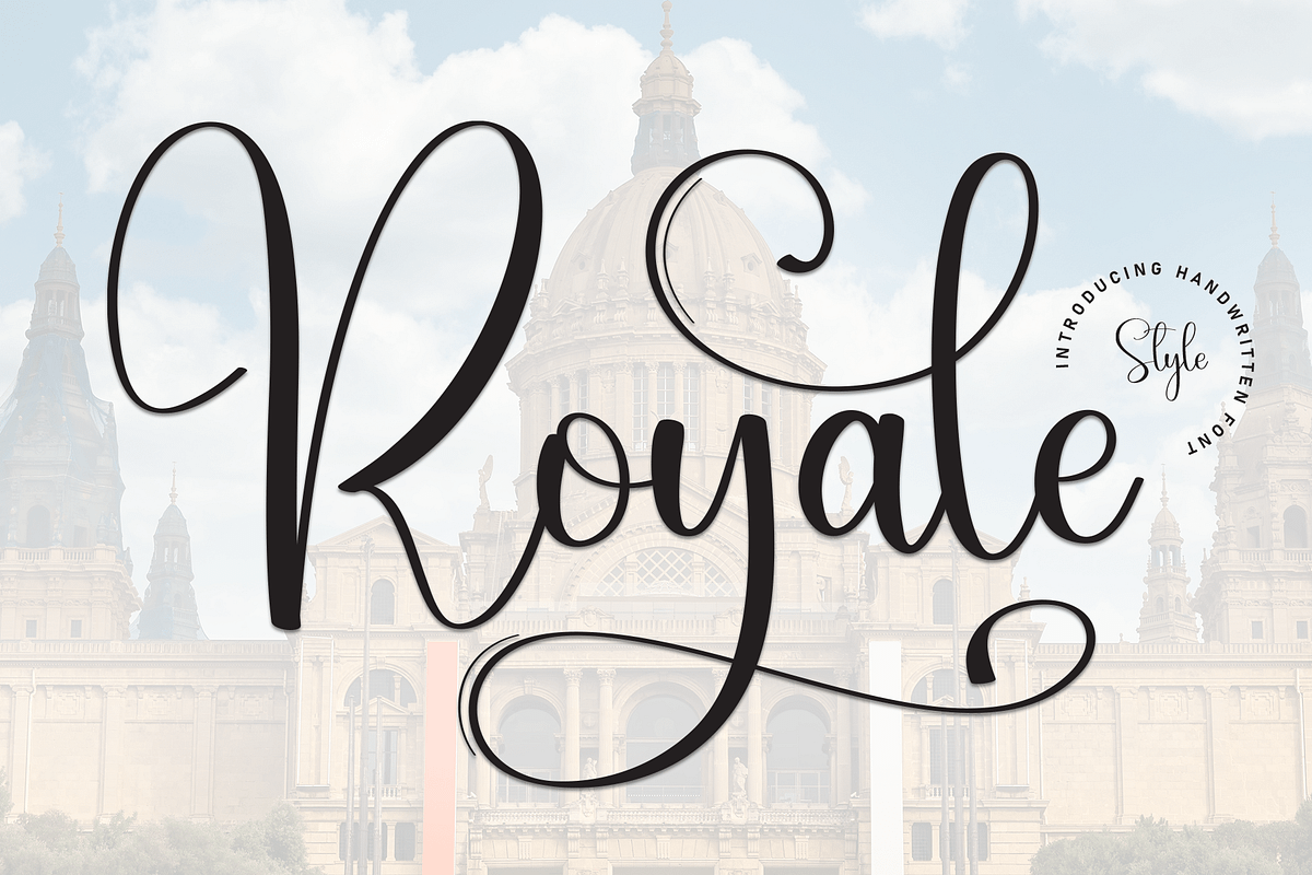 Royale Font - Echoenigma - Medium