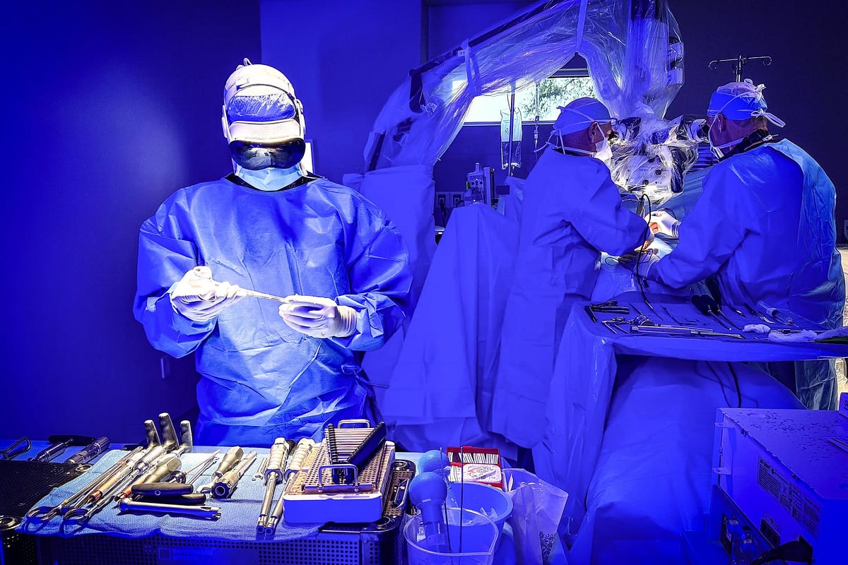 Apple Vision Pro used in spinal surgery | by Innovate Forge | Medium