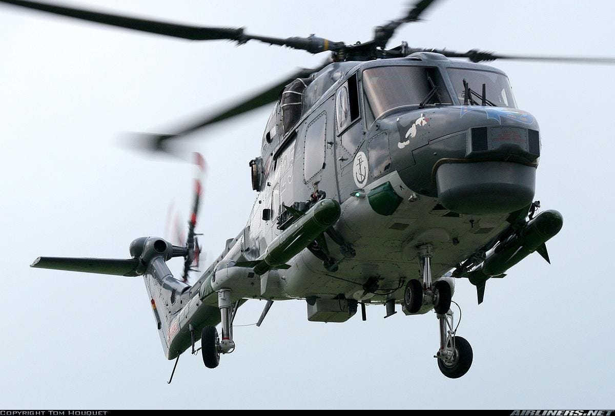 What are the uses of Super Lynx Multirole Helicopter? - Hatsuyukx - Medium