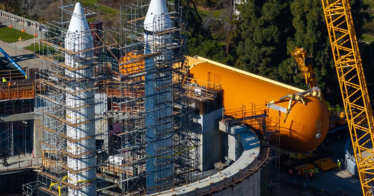 Space shuttle Endeavour giant fuel tank is installed in L.A. | by Kasra ...