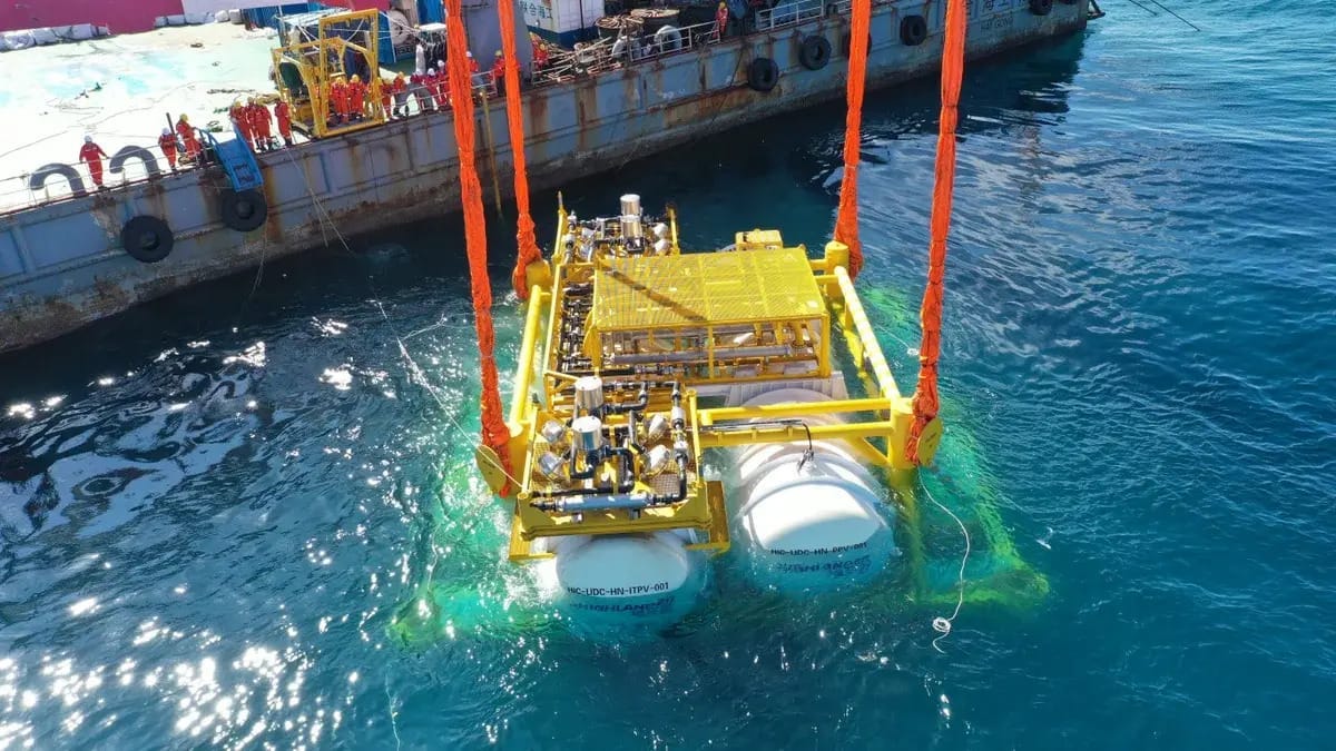 Floating data centers cool servers with seawater - The Floating ...