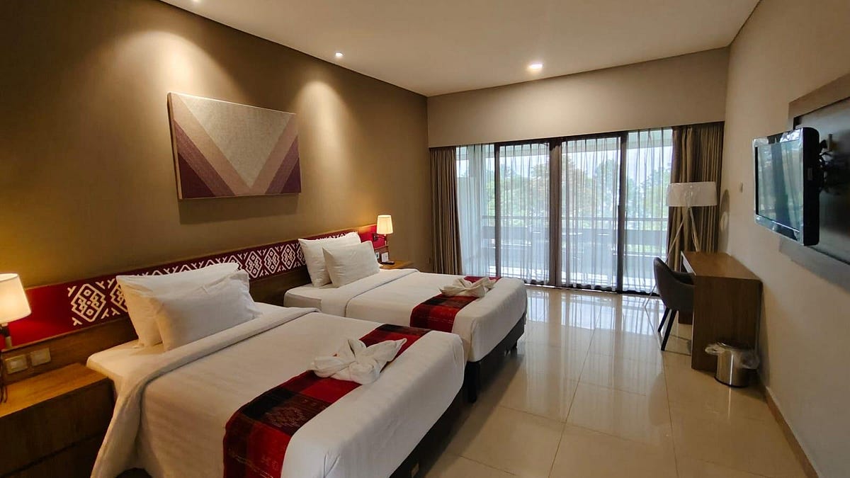 Review Patra Comfort Parapat: Hotel Nyaman dekat Danau Toba di Parapat ...