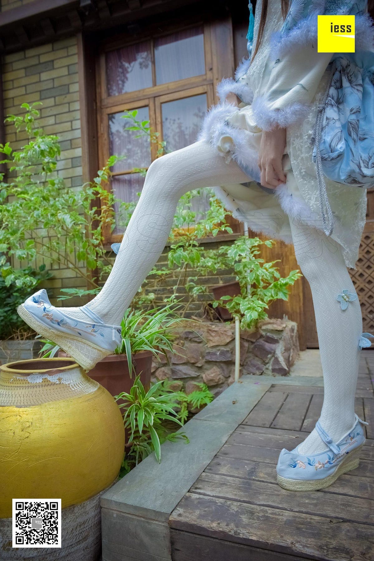 Silk House 122 Mumu Hanfu embroidered shoes white socks IESS Different ...