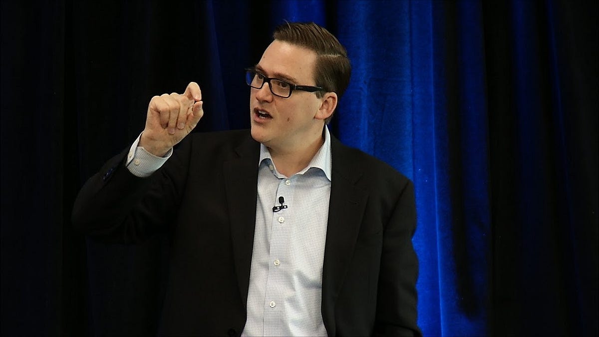 5 Paradoxical Networking Tips from Greg McKeown | by Yep.Agency | Medium