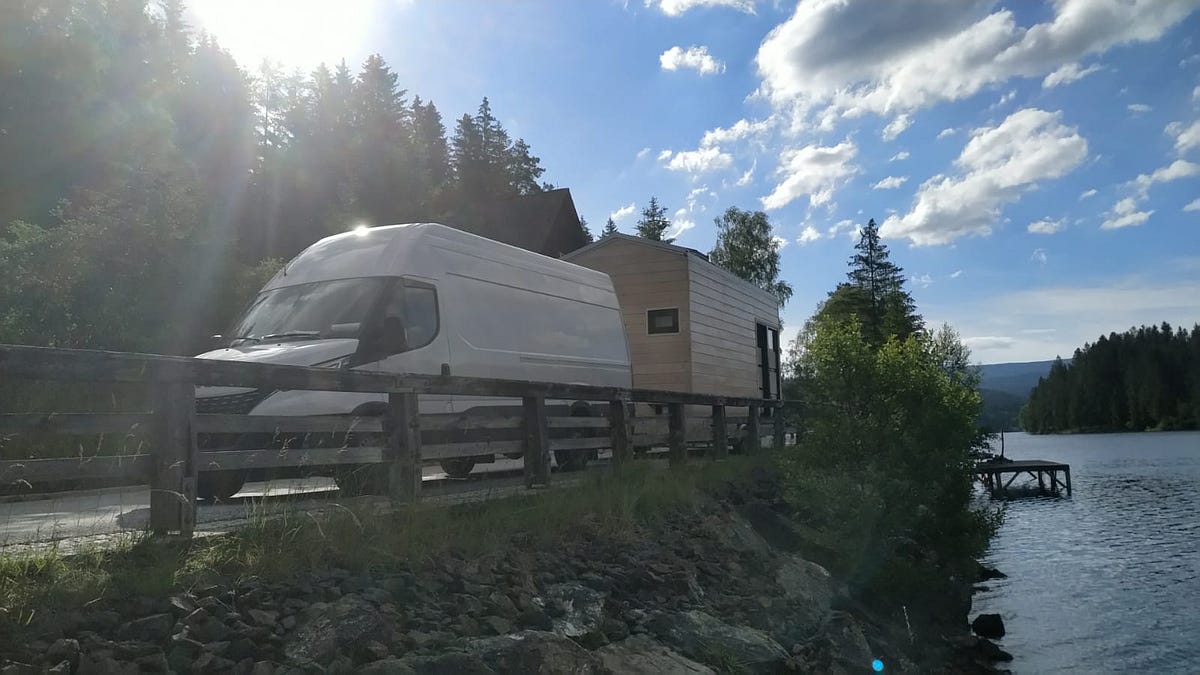 5 things you need to know about towing your tiny house | by Projekt ...