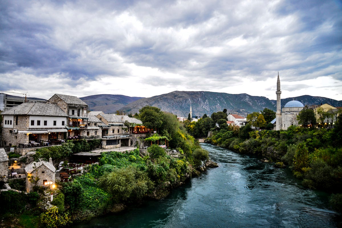 KISA BOSNA GÜNCESİ. Bosna, sarp dağlar arasında, vadilerin… | by Sertan ...