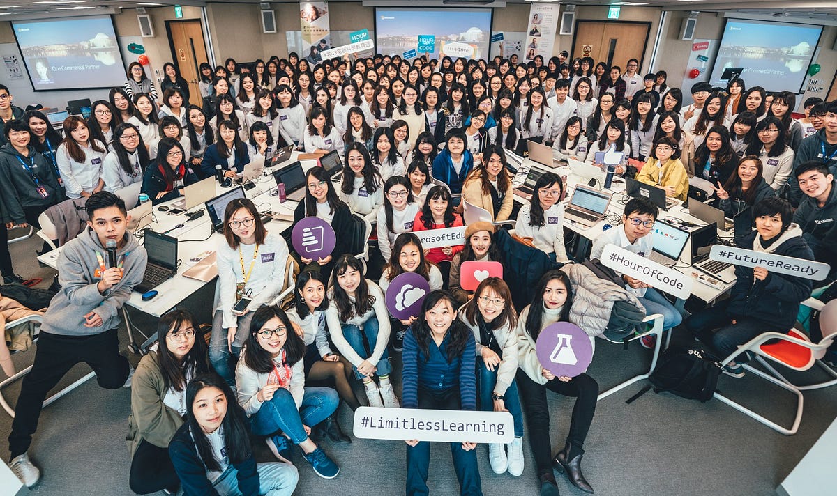 DigiGirlz IoT workshop，誰說女生不能寫程式? | by Dora Tseng | 愛探險的朵拉 | Medium