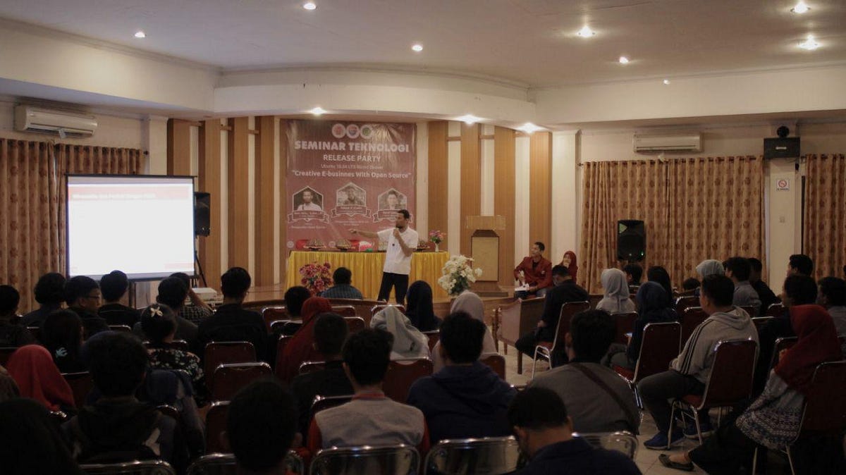 Reportase Release Party Ubuntu 18.04 LTS oleh BEM STIMED Nusa Palapa ...