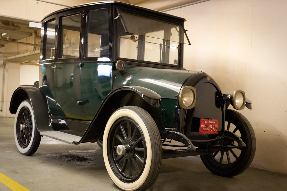 The History of Electric Vehicles: Where it all started | by EV Hub ...