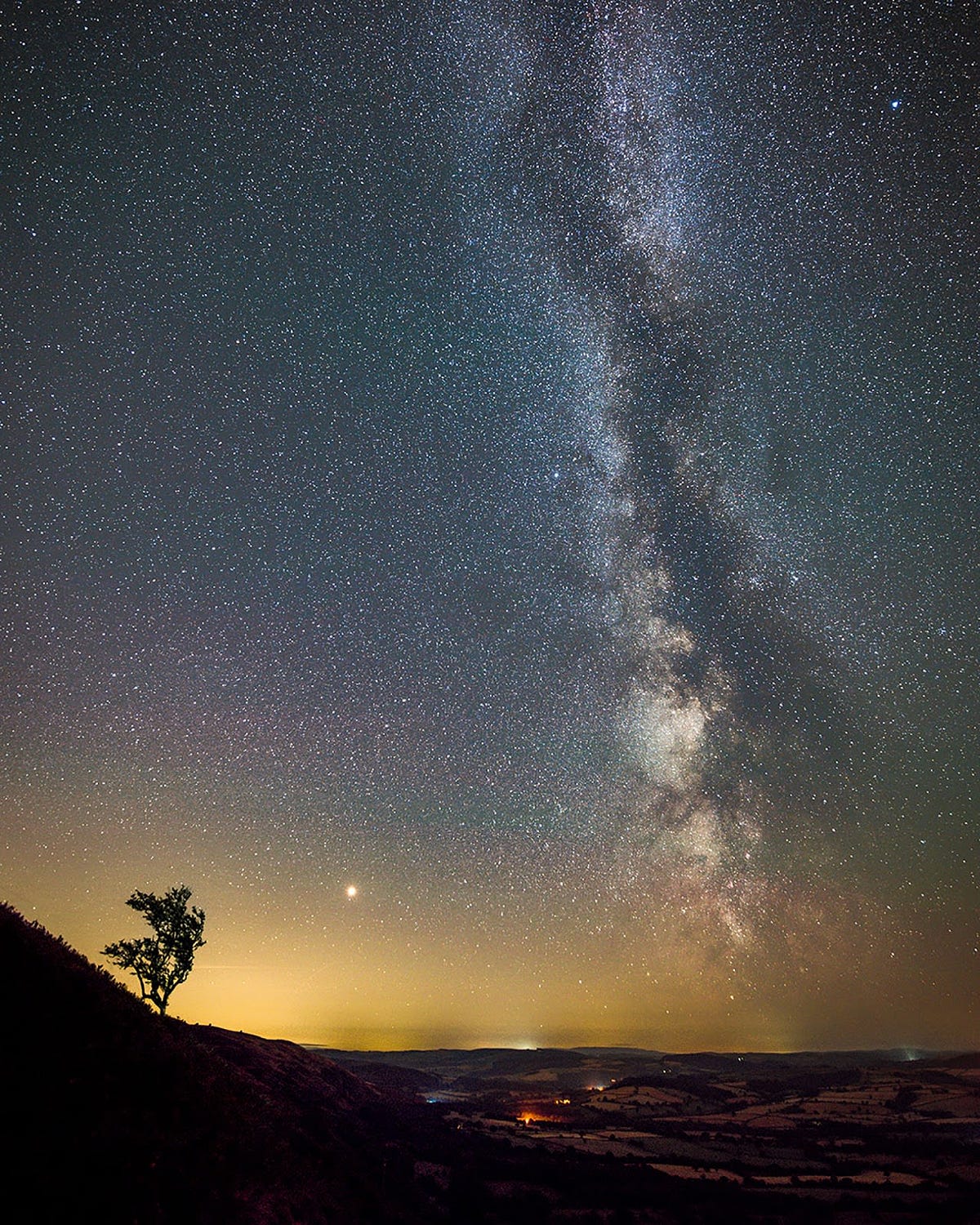 How Astrophotographer Geoff Moore Shoots Meteor Showers and the Milky ...
