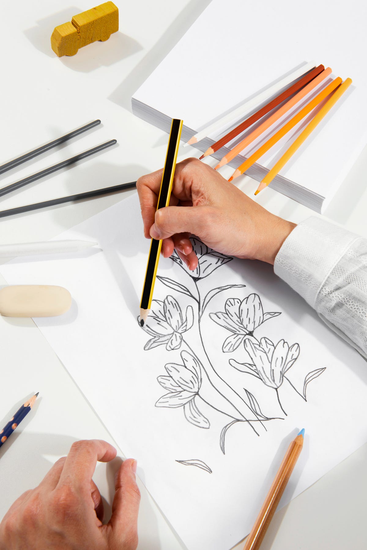 Drawing is a Must-Know Skill for Graphic Design? | by Jacobalan S | Mar ...