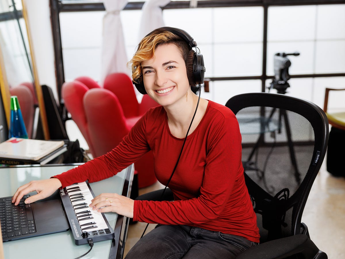 NA Alums Charting the AI Frontier: Julia Mills ’14 | by Newark Academy ...