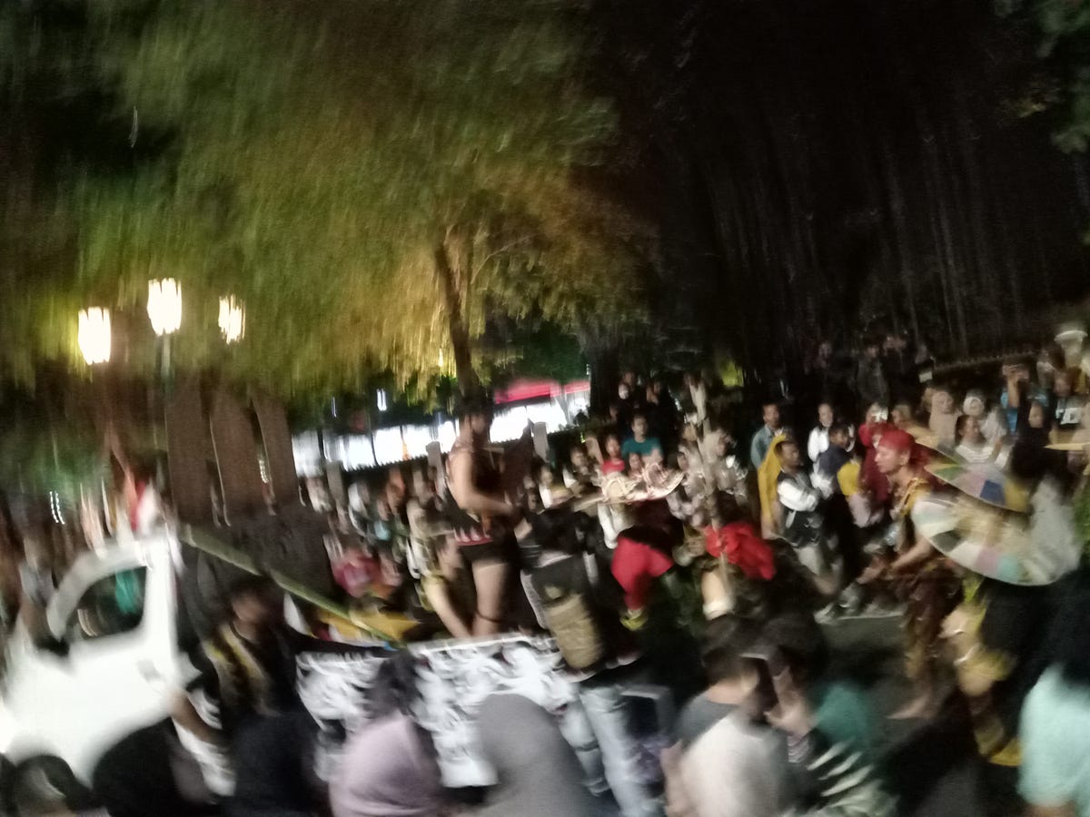 Ada Apa dengan Istilah Timur dan Barat? | by HoolaaWidya | Jun, 2024 ...