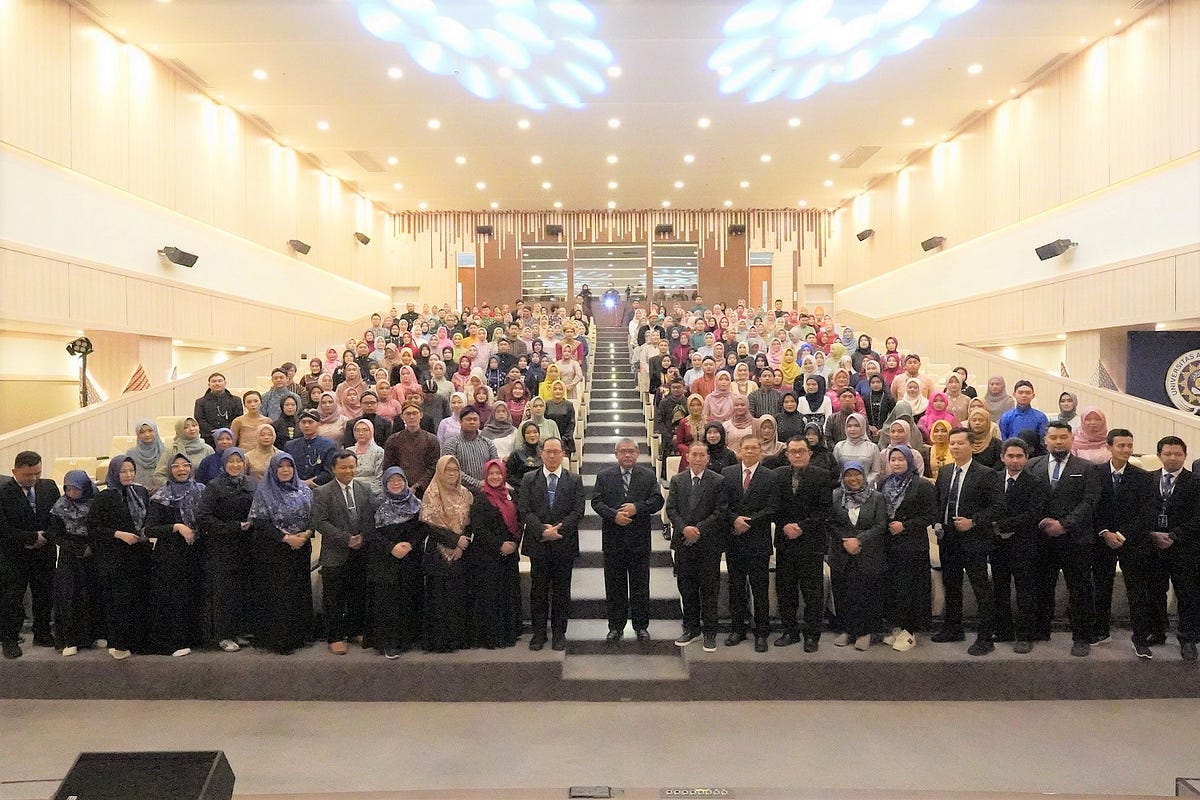 Universitas Ahmad Dahlan Resmi Lepas Mahasiswa PPG UAD Gelombang 2 ...