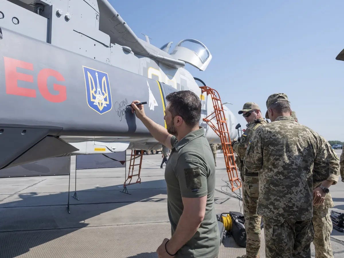 Sinking Russian Ships Using British Storm Shadow Missiles with 560 km ...
