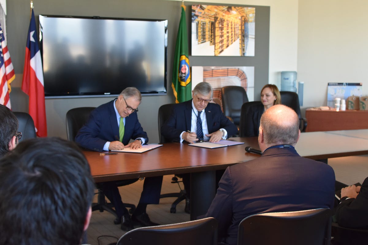 Inslee signs international agreement with Chile ambassador | by WA ...
