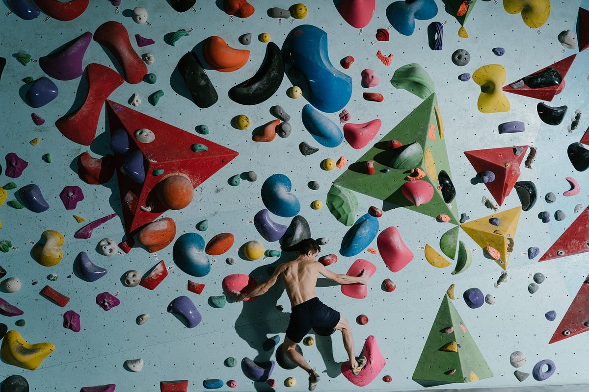 A brief bouldering tale on the (deceiving) appearance of success | by Lucy Li_yuxin | Medium
