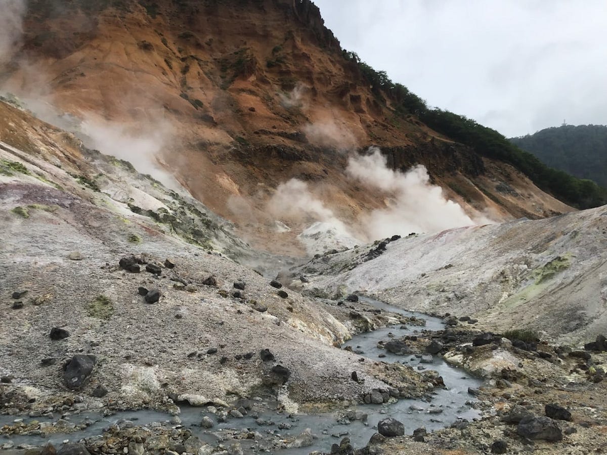 HOW EARTHQUAKE HAPPENS. Created by Celine Yeoh | by celine yeoh | Medium