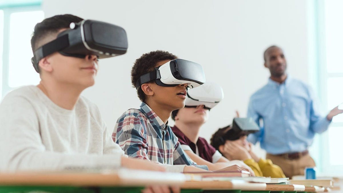 Metaverse Education: VR Classrooms and Virtual Universities | by Bhavya ...