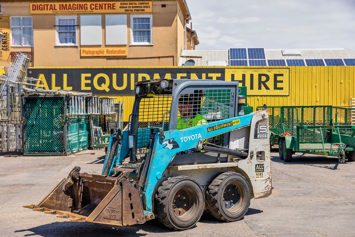 What are Some Commonly Used Earth Moving Equipment Used At Construction ...