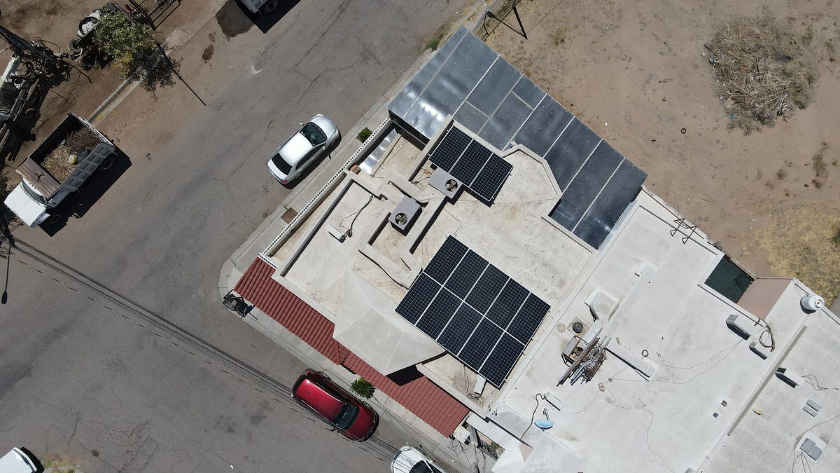 Energía solar: Beneficios para el sector comercial | by Solarix Energy ...