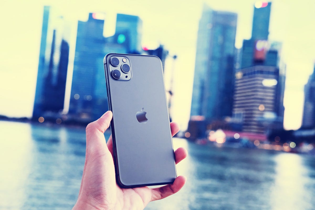 How to manage a big iPhone with small hands | by Patrick Cleath | Medium