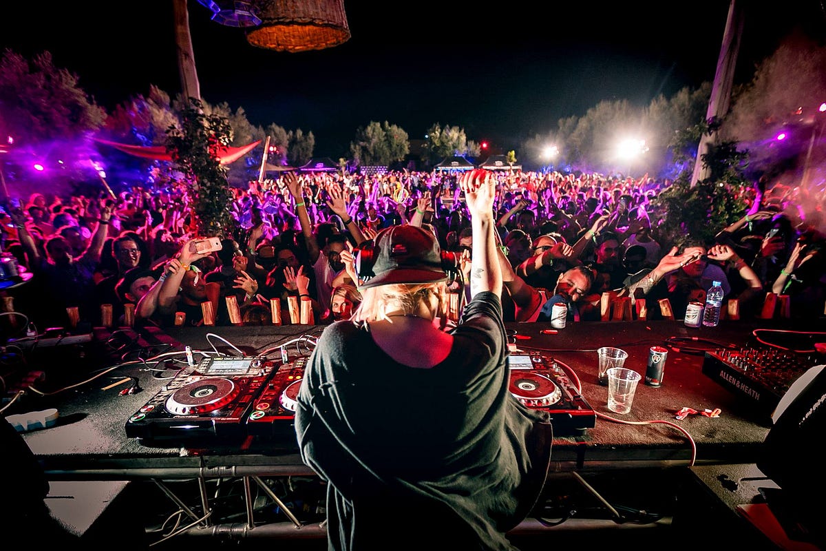 Oasis Festival 2017 : Dance somewhere different ! | by Anahita S | Le ...