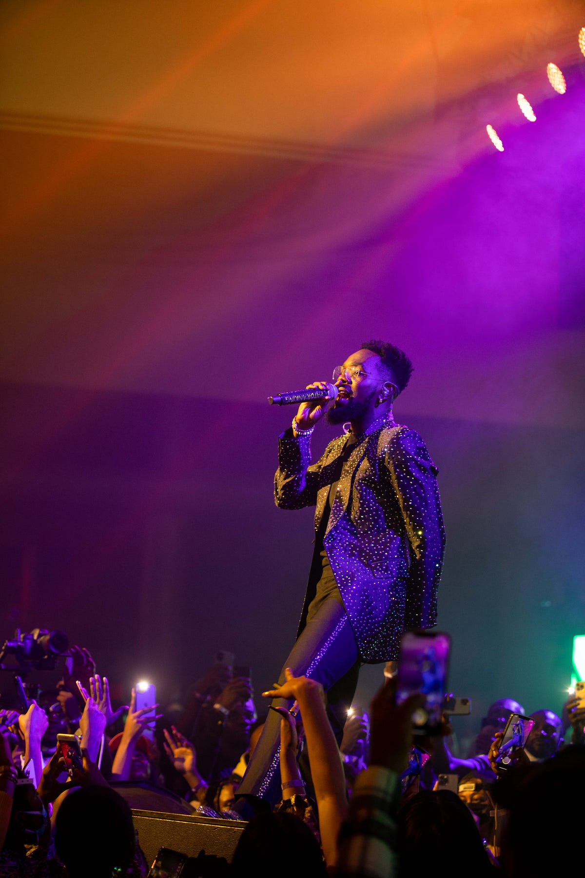 Photos: Patoranking closes out 2021 with show-stopping performance at ...