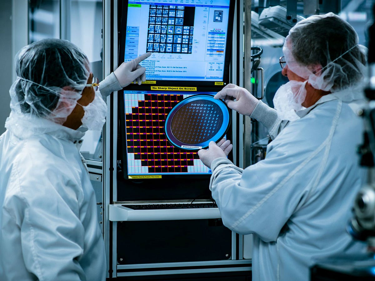 Qualcomm Samples Next Gen 7nm Smartphone By Fuad Abazovic Medium